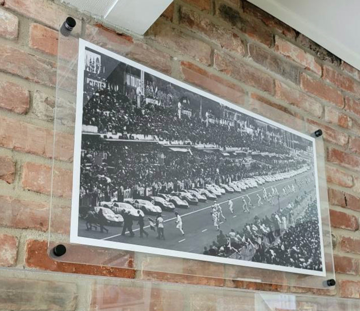 Clear Acrylic Frame Round Corners – Professional Artwork